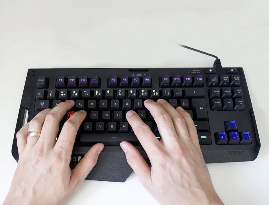 Teclado Gamer Logitech G410 Atlas Spectrum (920-007731) Mecanico ...